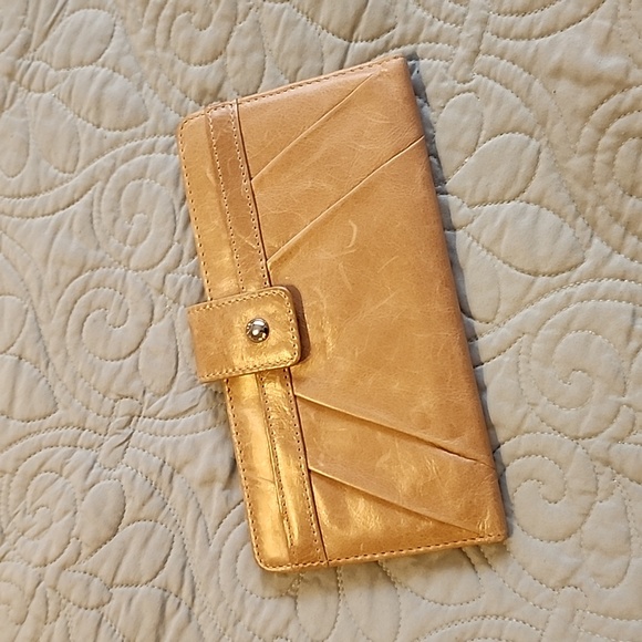 HOBO | Bags | Hobo Wallet Euc Light Brown With Black White Lining ...